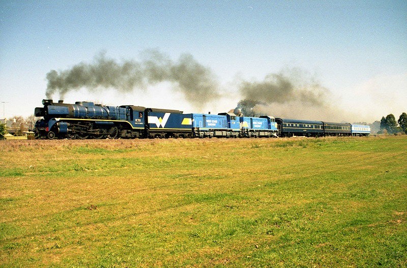 R711 | Steamrail Victoria