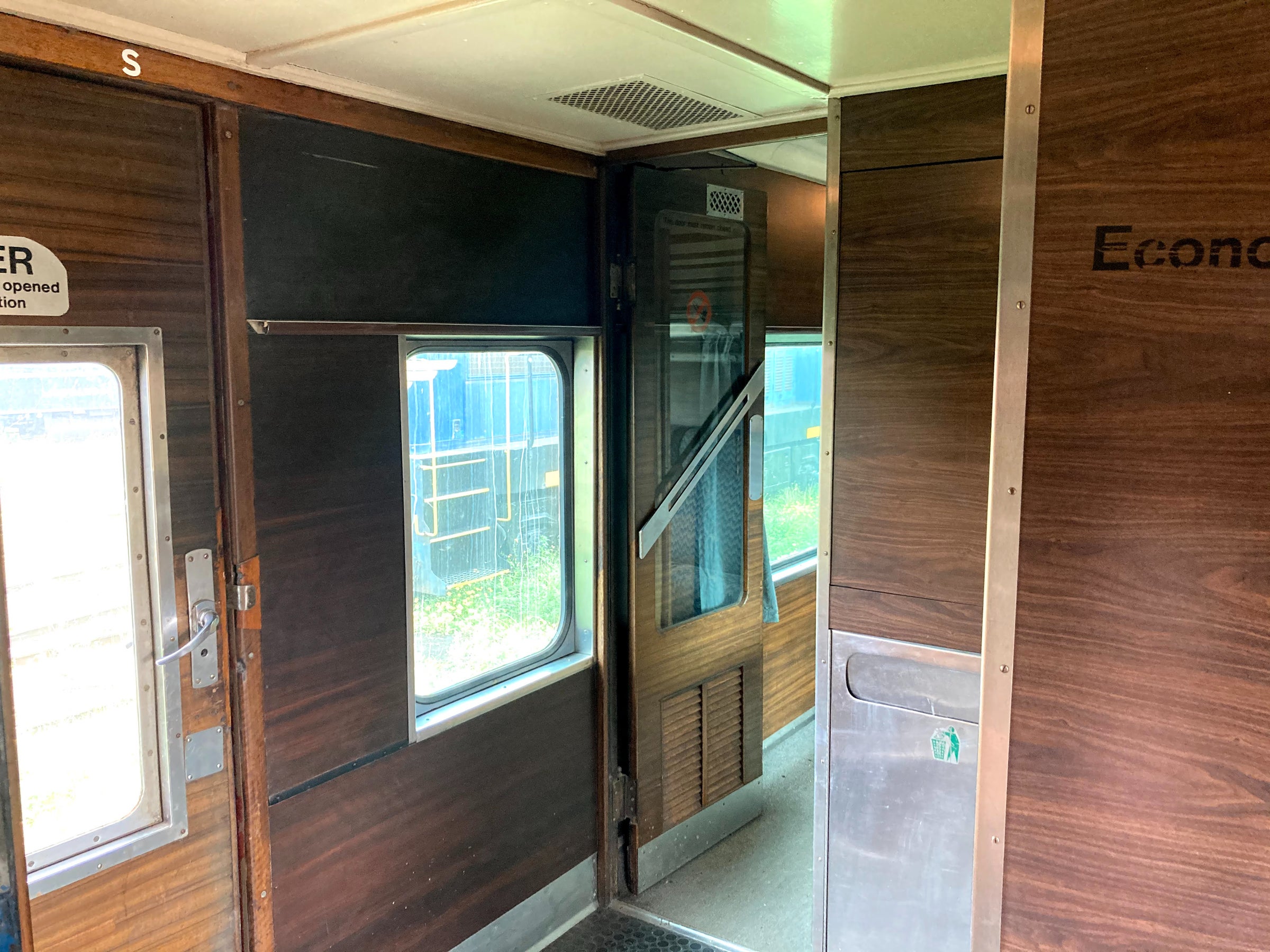 S Type Sitting Carriages | Steamrail Victoria